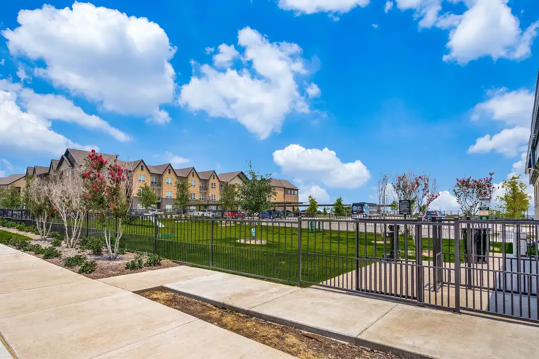 The Jade at Frisco - Frisco, TX 75035 | ApartmentGuide.com