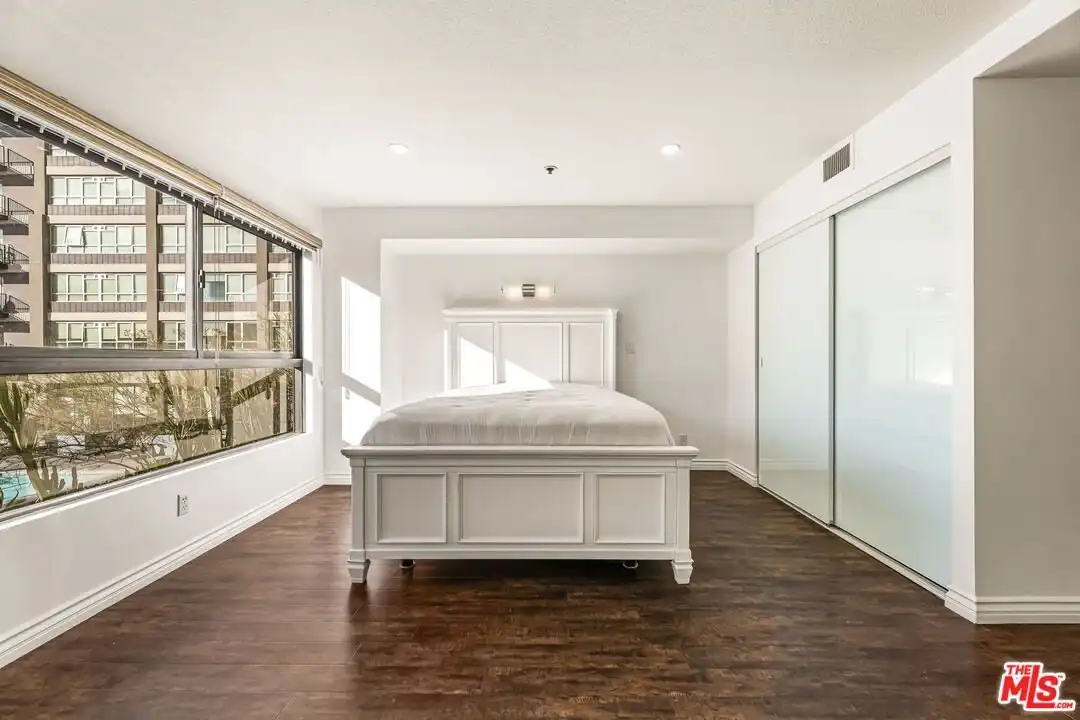 727 S Ardmore Ave #106 - Los Angeles, CA 90005 | ApartmentGuide.com