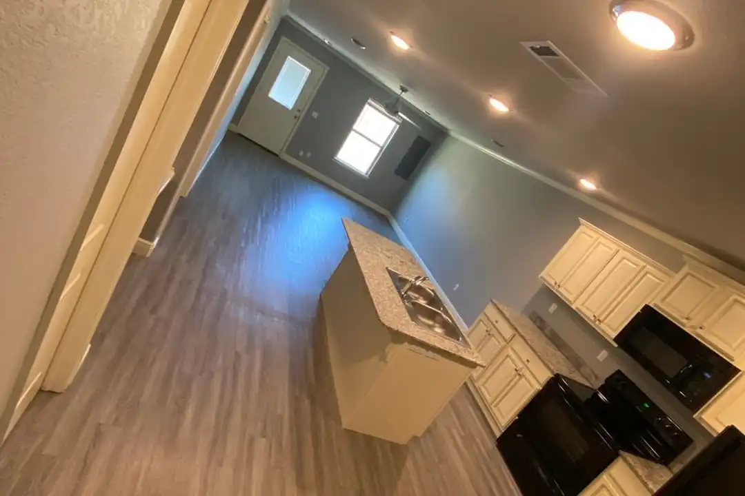 9021 Sandra Wy unit 9021 - Barling, AR 72923 | ApartmentGuide.com