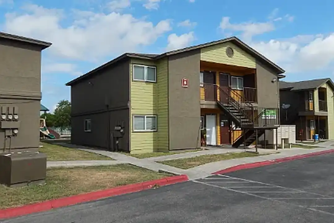 Gillette Square Apartments - San Antonio, TX 78221 | ApartmentGuide.com