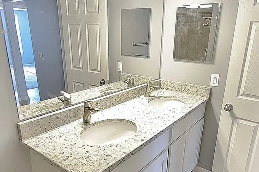 Olmsted Falls Village Apt - SPO Properties - Olmsted Falls, OH 44138 ...