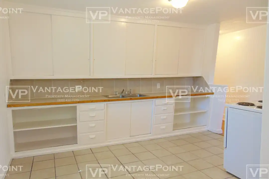 127 S Van Buren St - Green Bay, WI 54301 | ApartmentGuide.com