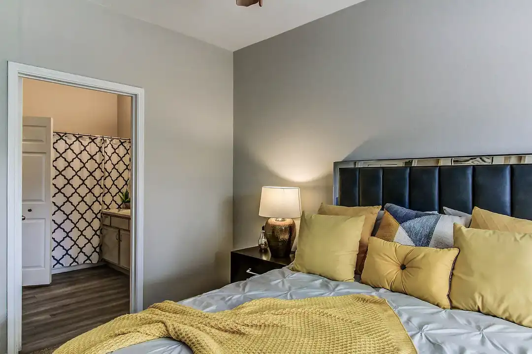 Lago Del Mar - Laredo, TX 78041 | ApartmentGuide.com