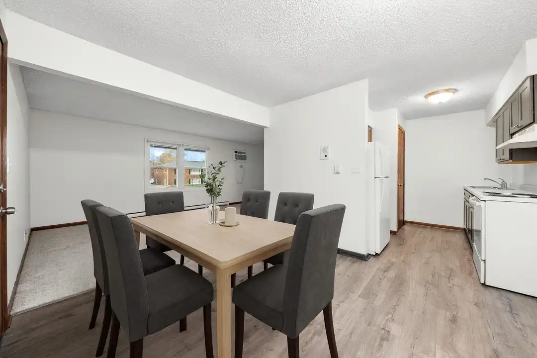 609 E 3rd St #5 - Lockport, IL 60441 | ApartmentGuide.com