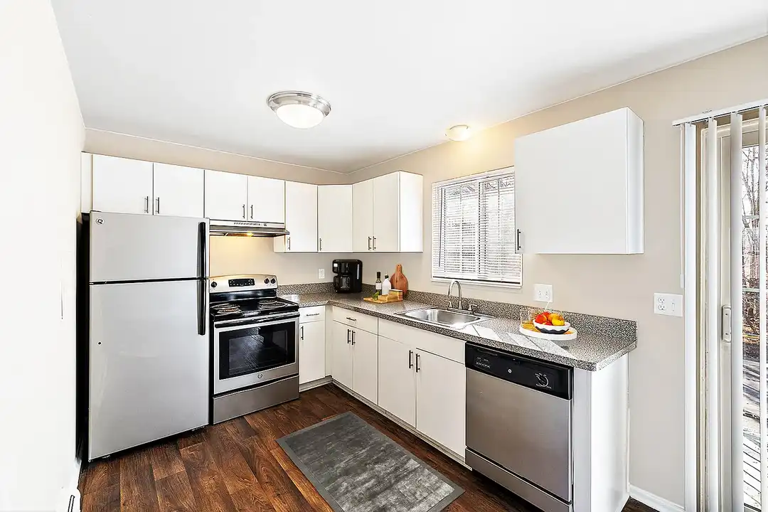 The Gables of Troy - Troy, MI 48083 | ApartmentGuide.com