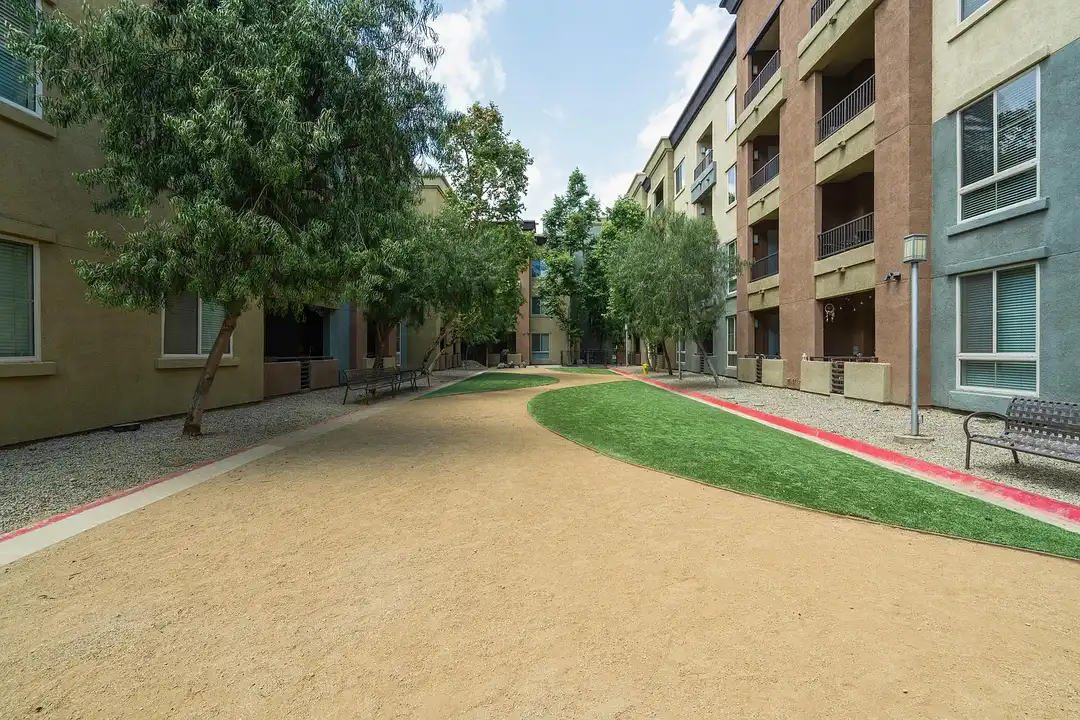 The Kitt at Warner Center - Woodland Hills, CA 91303 | ApartmentGuide.com