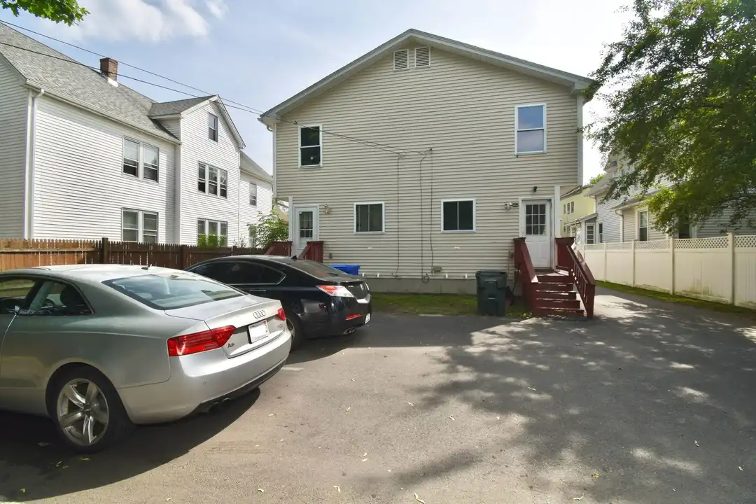 581 Armory St unit 581 Armory Street - Springfield, MA 01104 ...