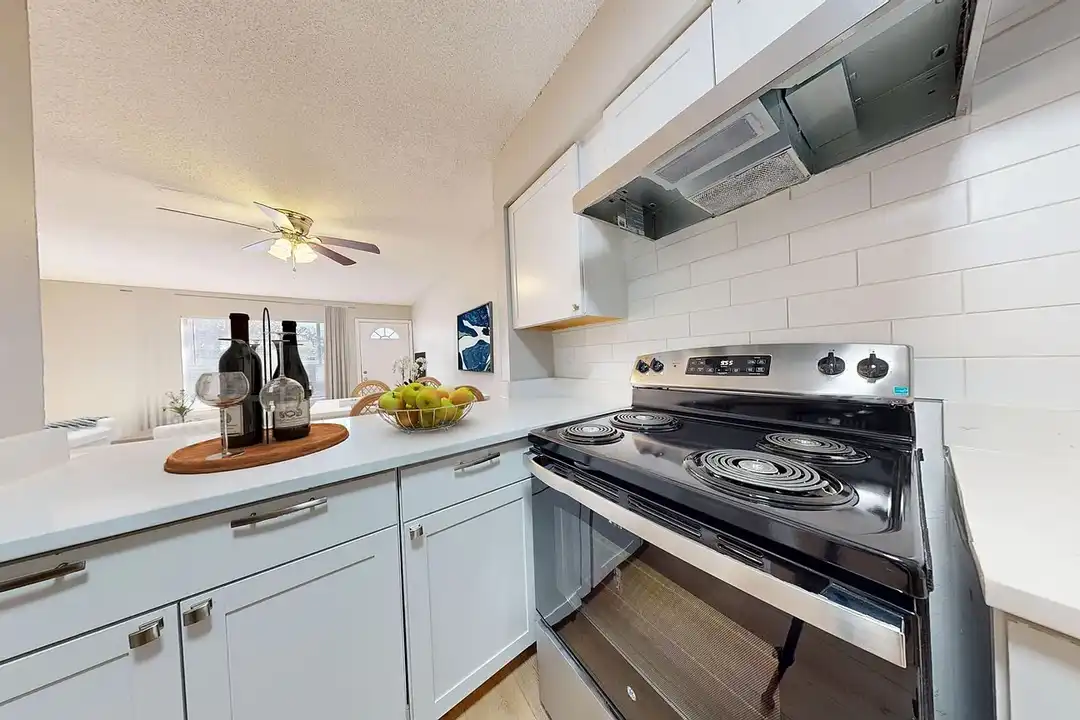 Gulf View Apartments - Biloxi, MS 39531 | ApartmentGuide.com