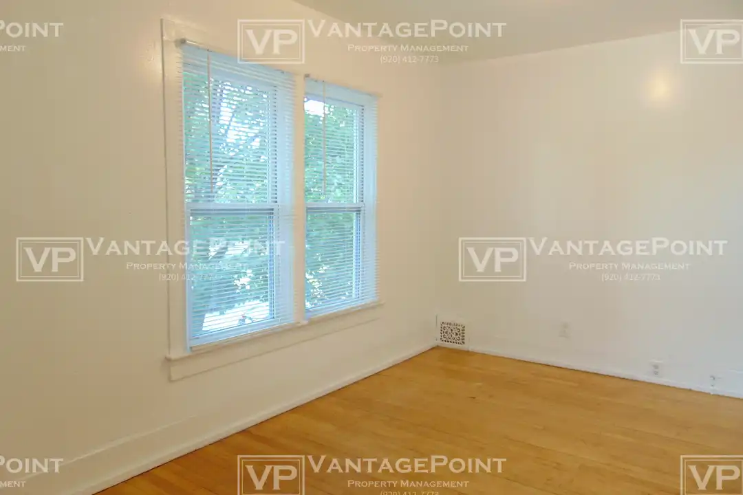 127 S Van Buren St - Green Bay, WI 54301 | ApartmentGuide.com