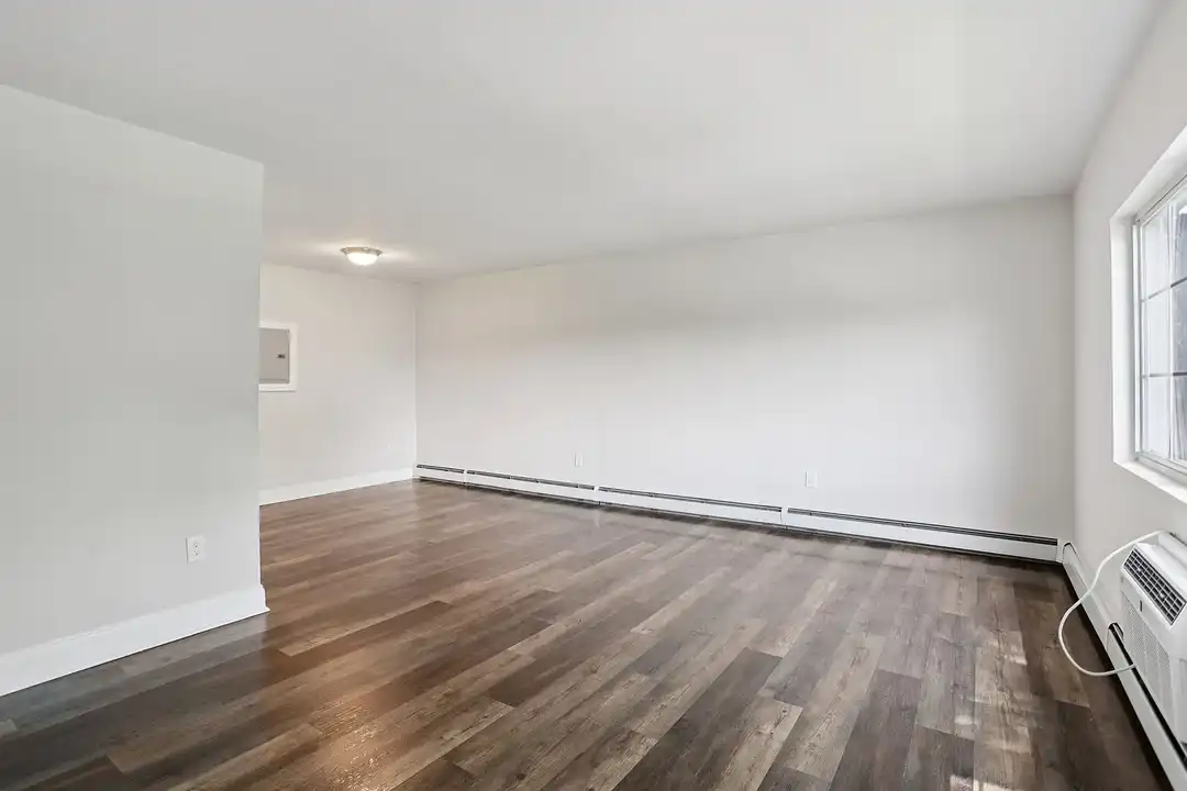 Maple Walk Apartments - Wilmington, DE 19805 | ApartmentGuide.com
