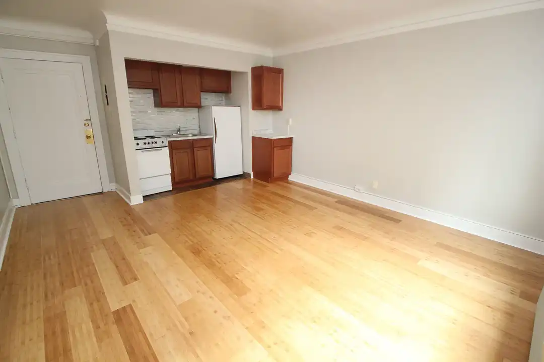 The Adrian - Pittsburgh, PA 15213 | ApartmentGuide.com