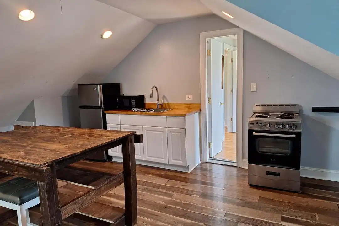 9078 Knoll Run Ln - Marshall, VA 20115 | ApartmentGuide.com