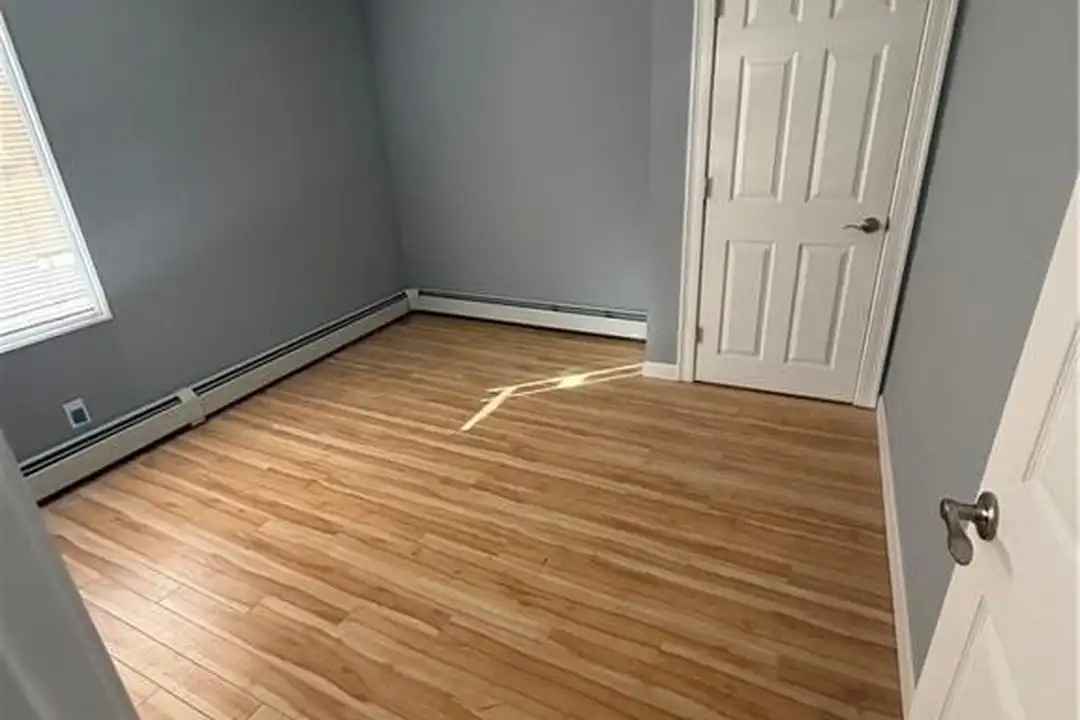 24 De Soto St #3 - Providence, RI 02909 | ApartmentGuide.com