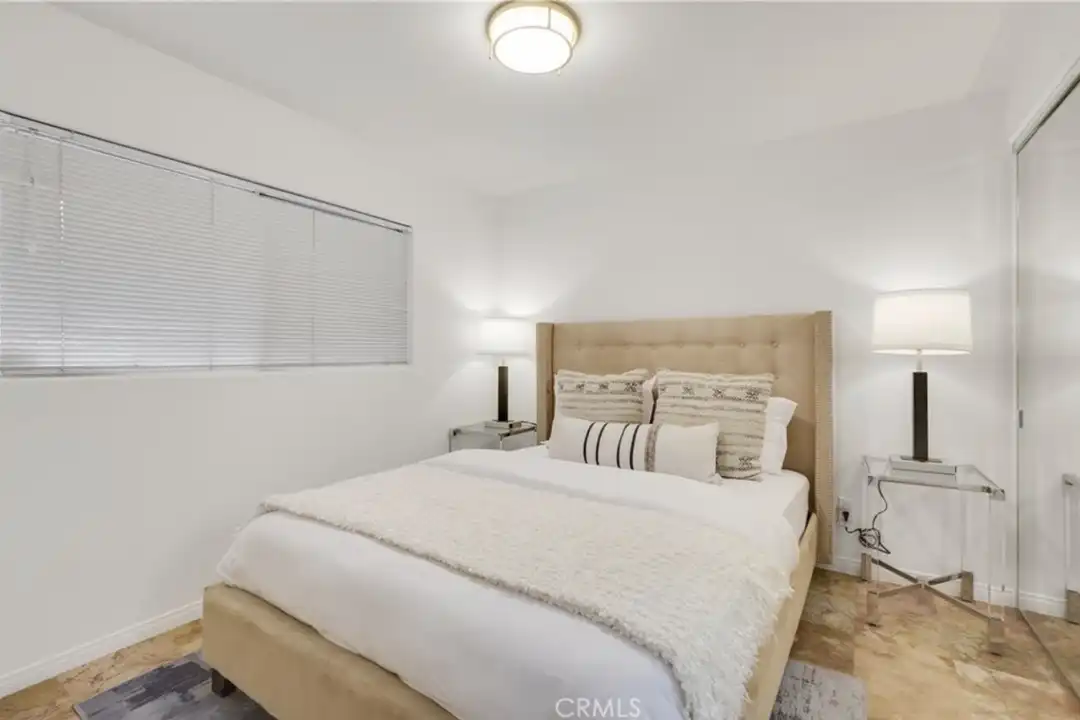 5923 Etiwanda Ave - Los Angeles, CA 91356 | ApartmentGuide.com