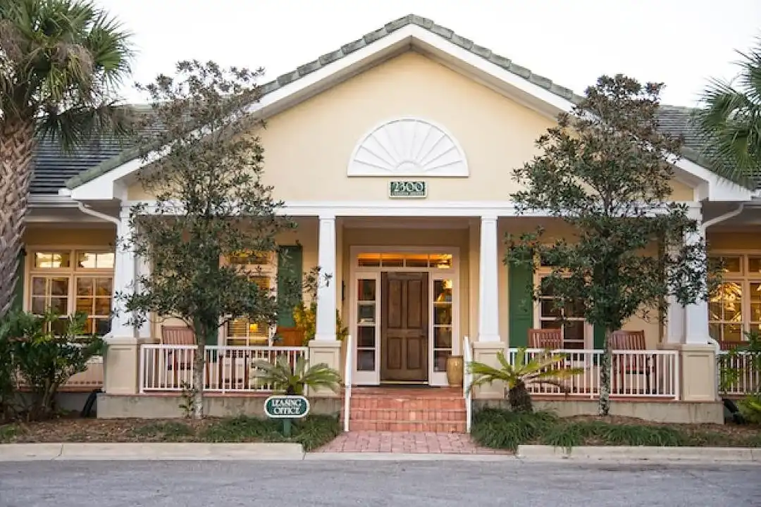 WINDSOR CLUB AT SEVEN OAKS - Wesley Chapel, FL 33544 | ApartmentGuide.com