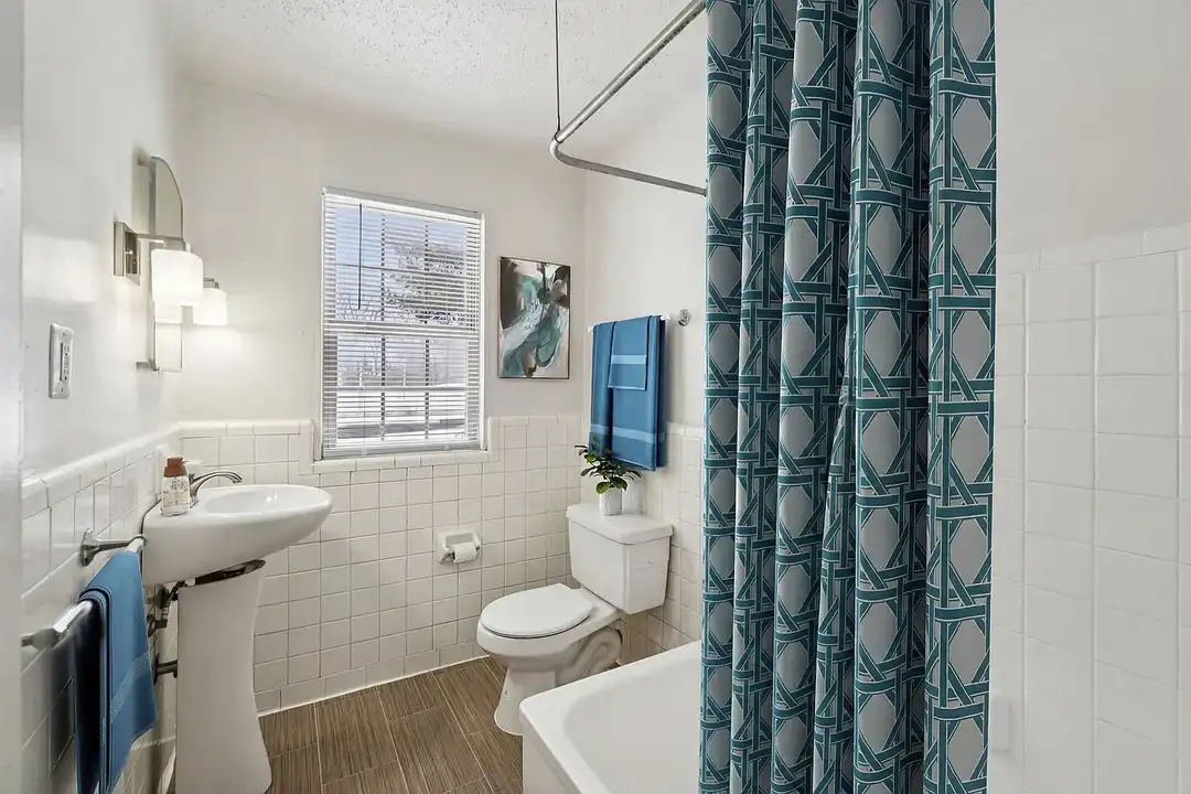Springwells Park - Dearborn, MI 48120 | ApartmentGuide.com