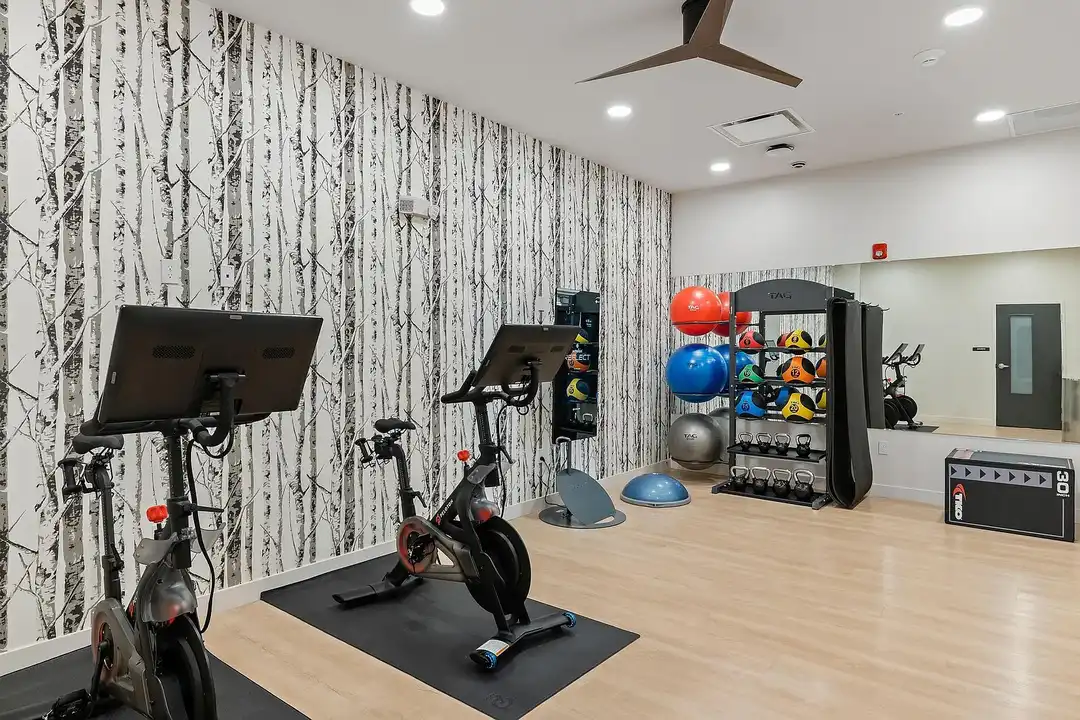 Brookside Commons - Kansas City, MO 64131 | ApartmentGuide.com