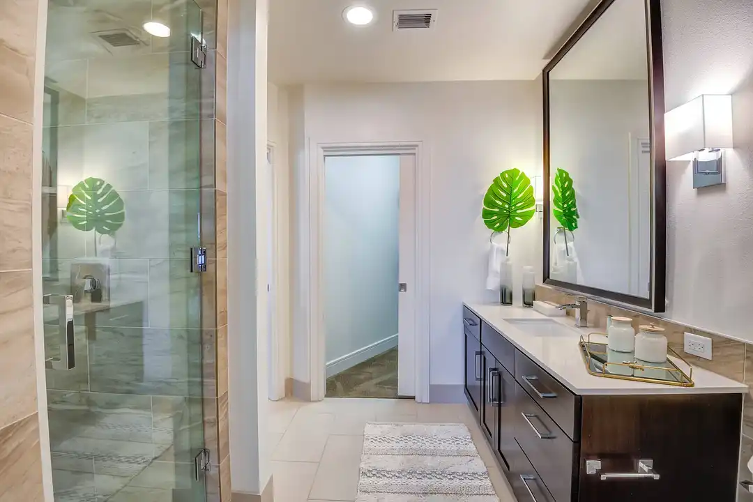 One Dallas Center - Dallas, TX 75201 | ApartmentGuide.com