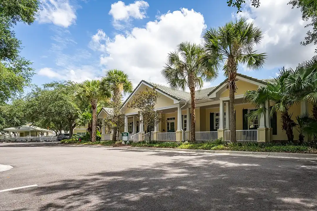 WINDSOR CLUB AT SEVEN OAKS - Wesley Chapel, FL 33544 | ApartmentGuide.com