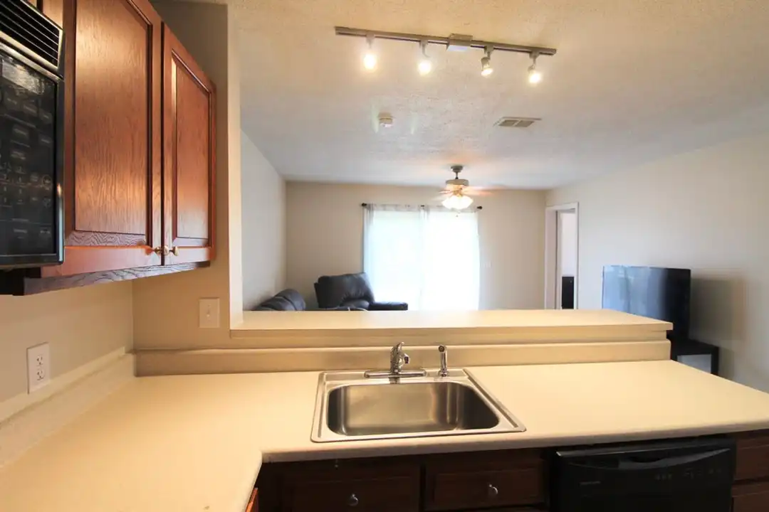 1330 Hunters Rd - Harrisonburg, VA 22801 | ApartmentGuide.com