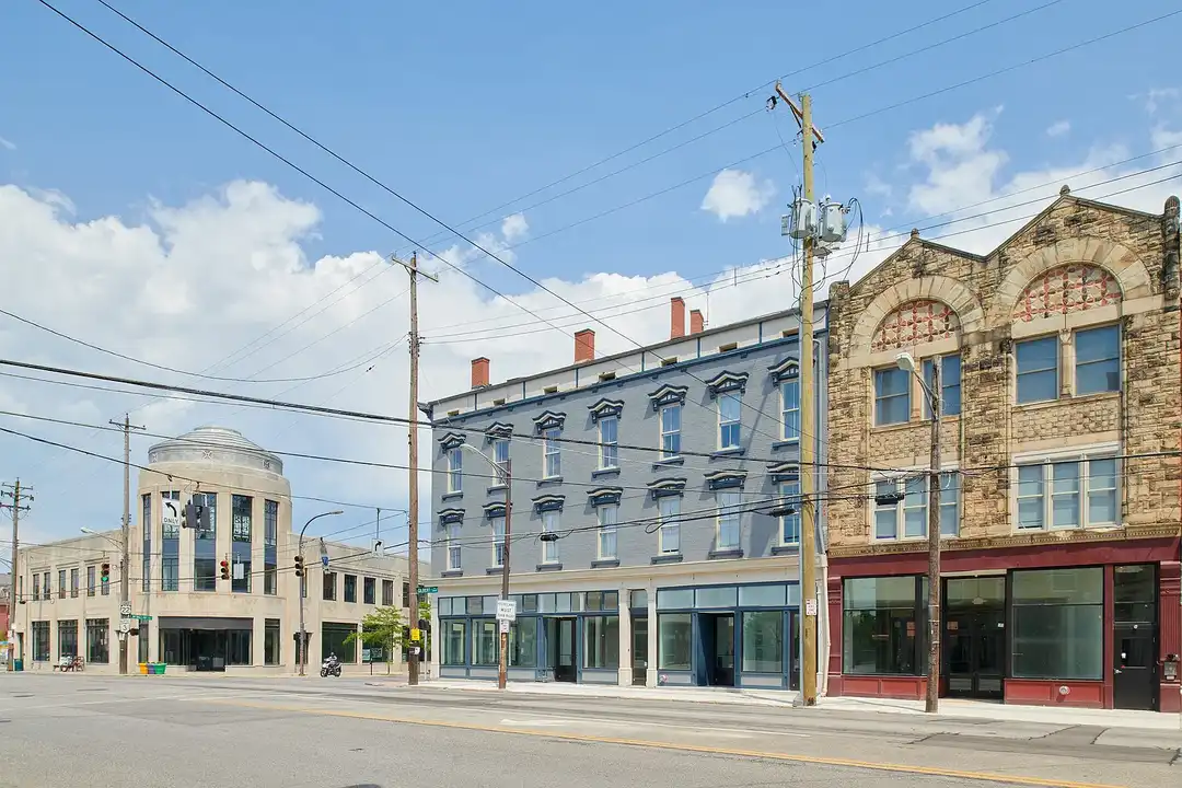 Walnut Hills - Paramount Square - Cincinnati, OH 45206 | ApartmentGuide.com