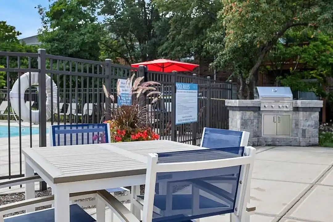 Brook Run - Arlington Heights, IL 60004 | ApartmentGuide.com