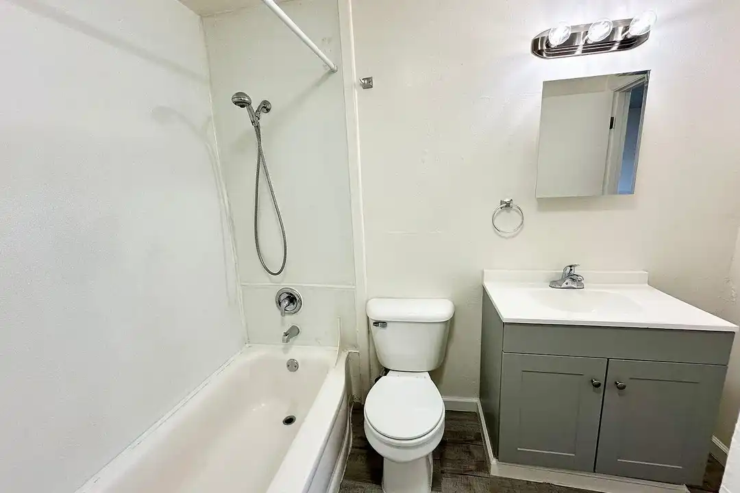 Mt. Stuart Apartments - Ellensburg, WA 98926 | ApartmentGuide.com