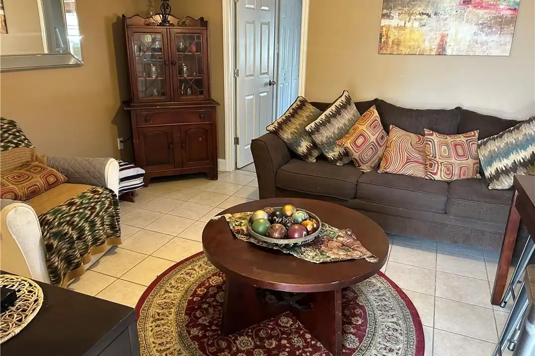 803 Athania Pkwy unit A - Metairie, LA 70001 | ApartmentGuide.com