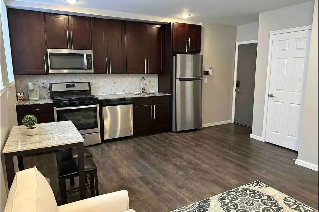 Elizabeth Manor - Upper Darby, PA 19082 | ApartmentGuide.com