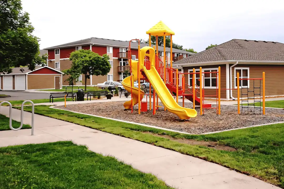 Park Winds - Des Moines, IA 50317 | ApartmentGuide.com