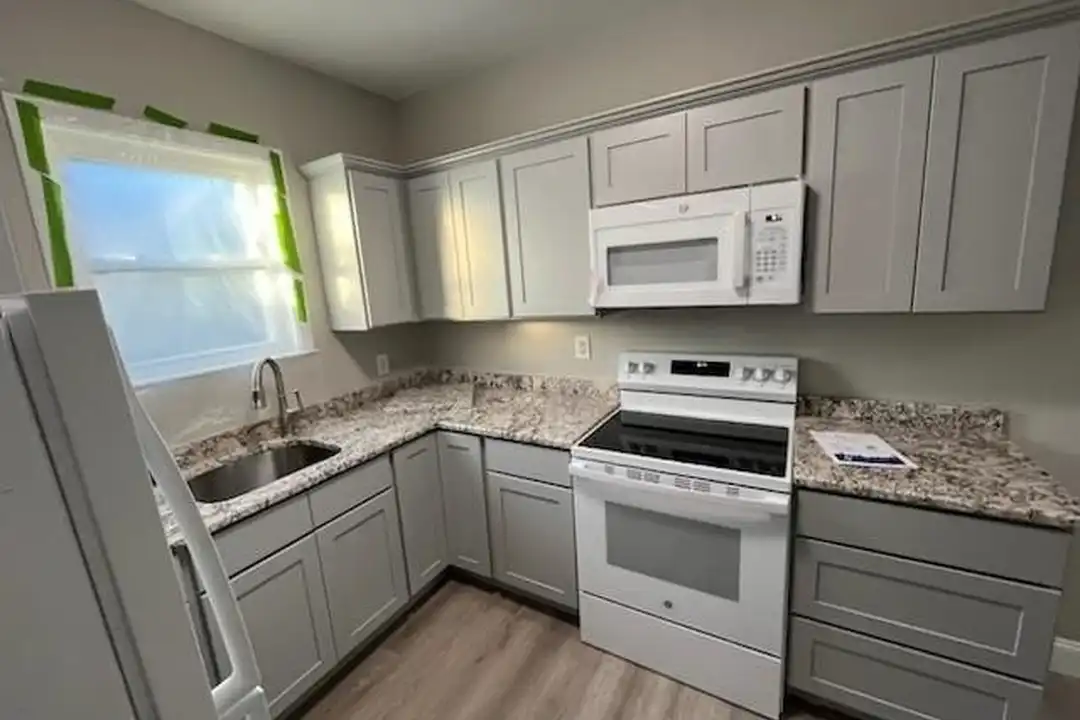 55 Railroad Ave #3 - Swansea, MA 02777 | ApartmentGuide.com
