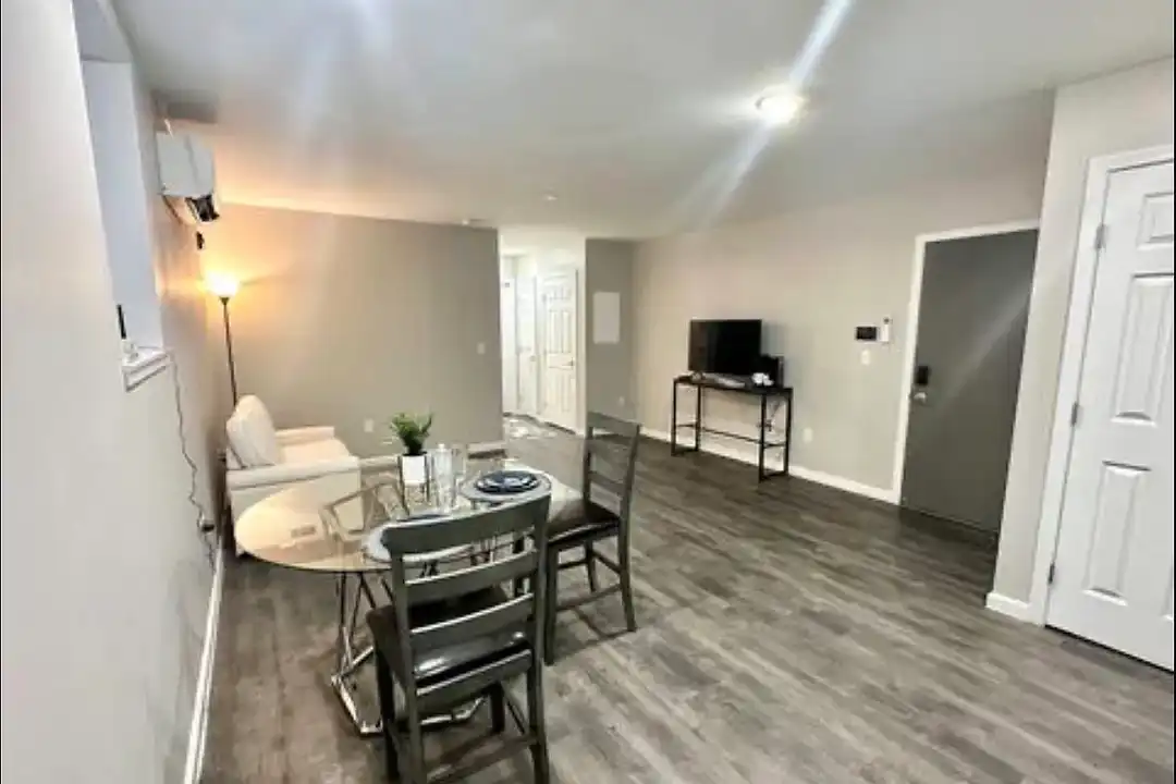 Elizabeth Manor - Upper Darby, PA 19082 | ApartmentGuide.com
