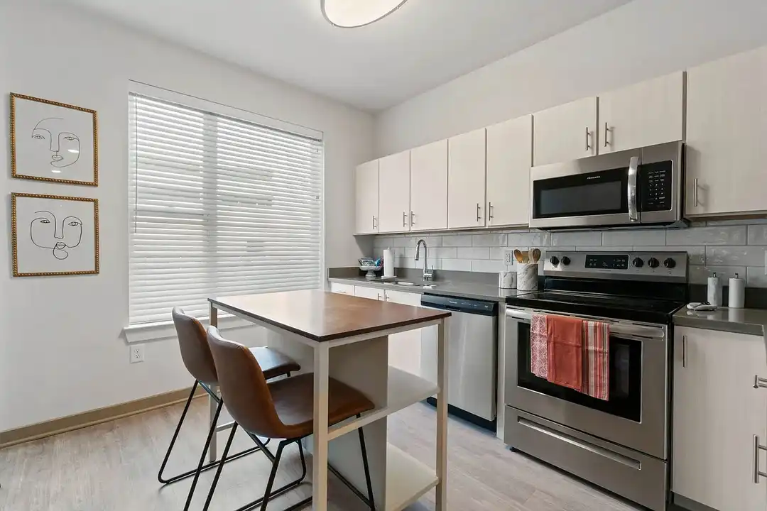 Metropolis Apartments - Glen Allen, VA 23060 | ApartmentGuide.com