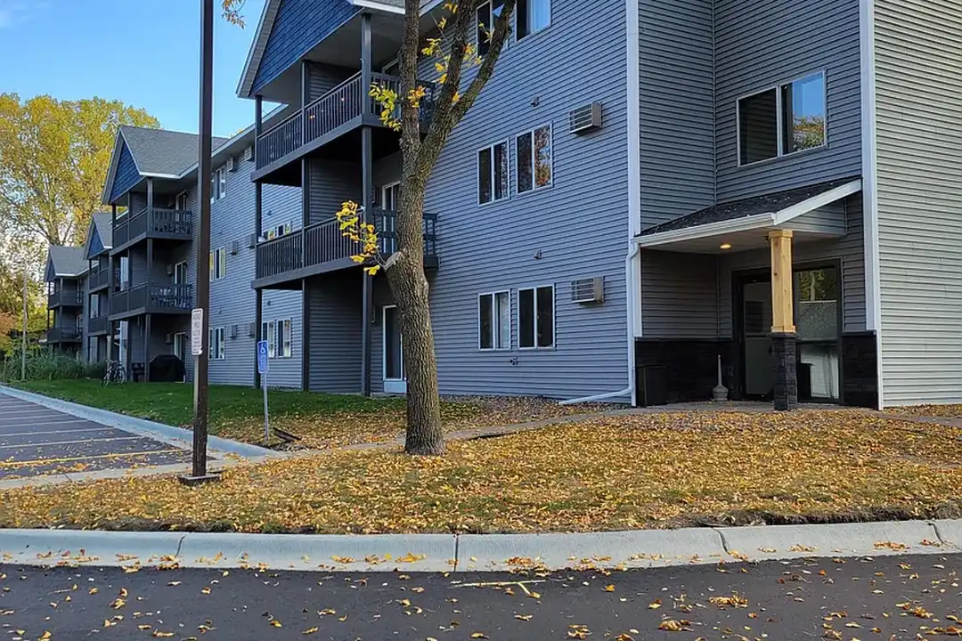 County Line Plaza - Rockford, MN 55373 | ApartmentGuide.com