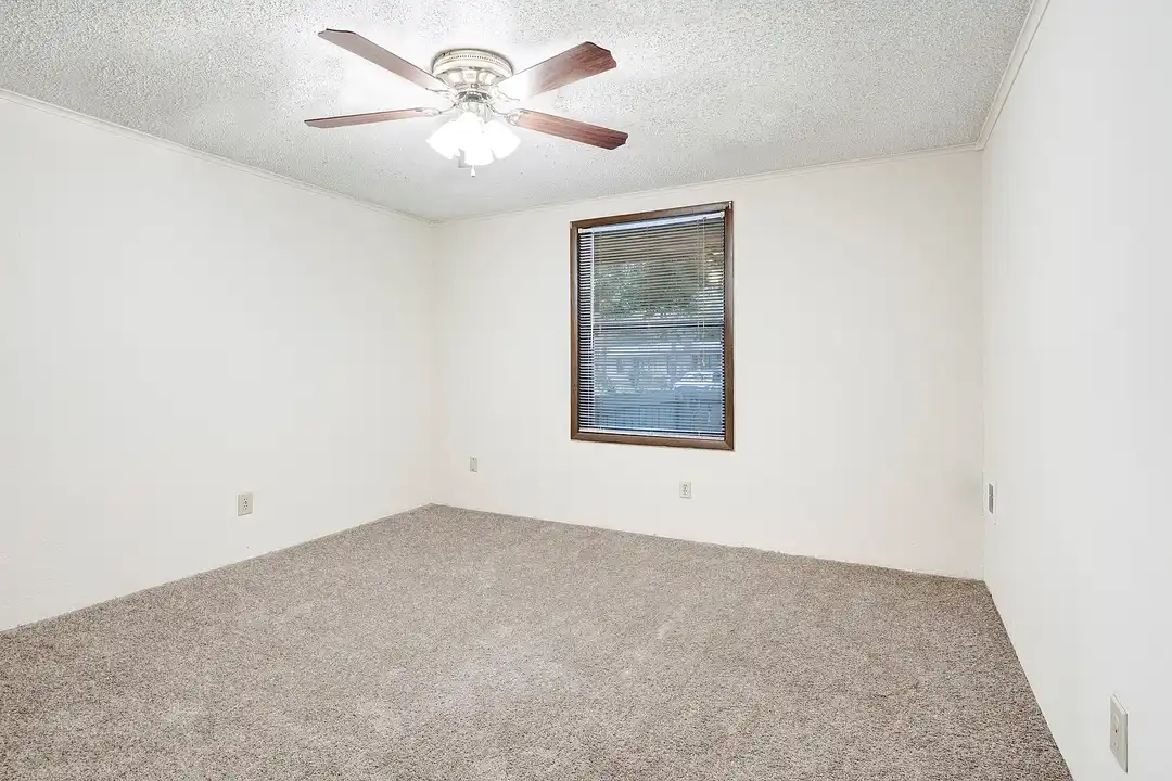 Heathmoore - Indianapolis - Indianapolis, IN 46237 | ApartmentGuide.com