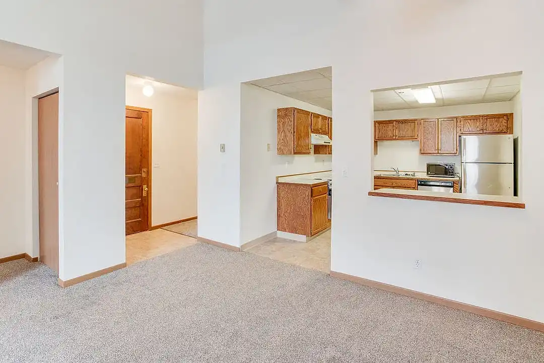 Block 6 Apartments - Fargo, ND 58103 | ApartmentGuide.com