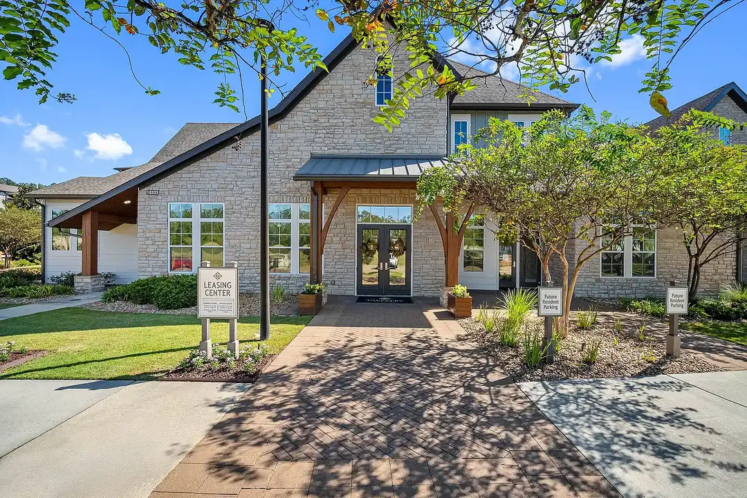 Tapestry at Long Farm - Baton Rouge, LA 70817 | ApartmentGuide.com