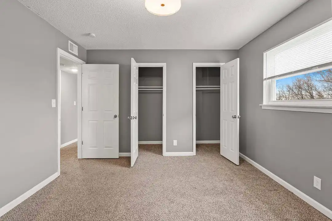Mark One Plaza - Kansas City, MO 64124 | ApartmentGuide.com