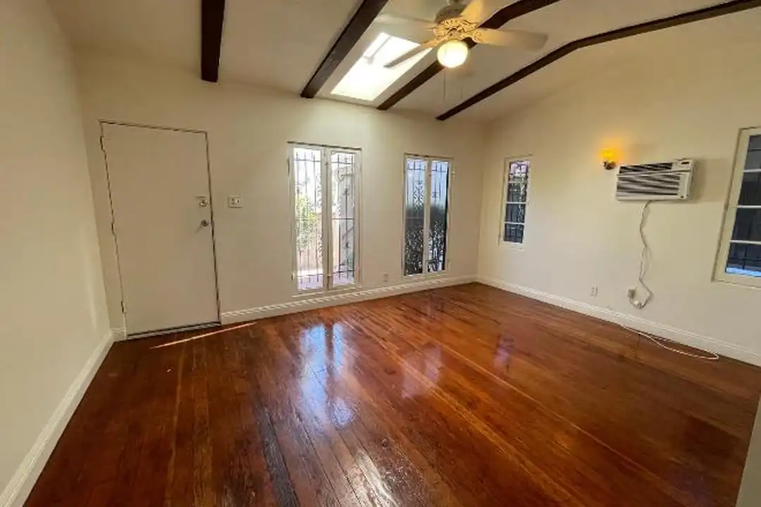 847 N Formosa Ave - Los Angeles, CA 90046 | ApartmentGuide.com