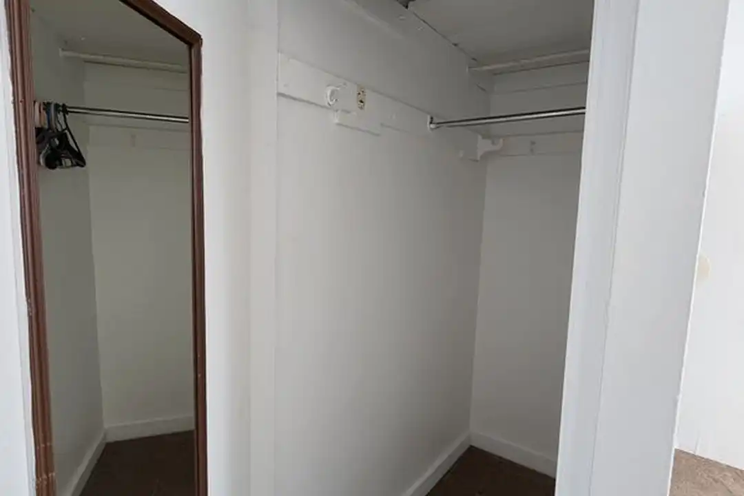 19 S Weymouth Ave unit 2B - Ventnor City, NJ 08406 | ApartmentGuide.com