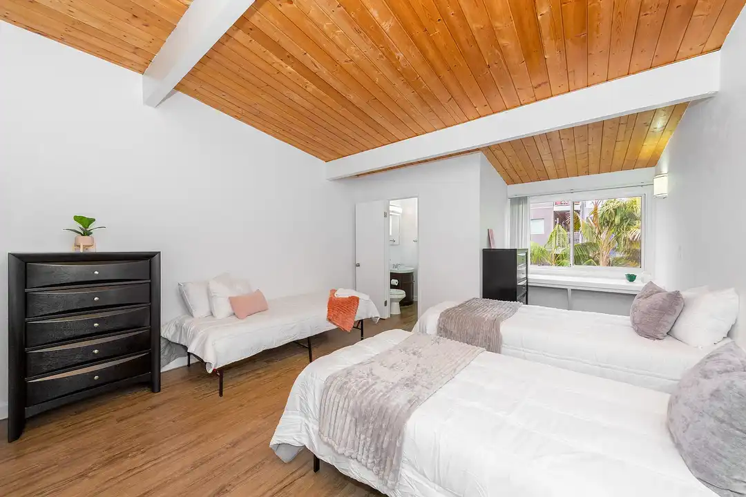 The Wave Apartments - Goleta, CA 93117 | ApartmentGuide.com