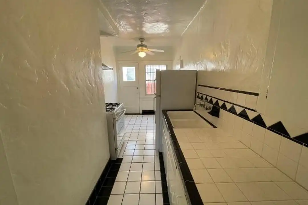 847 N Formosa Ave - Los Angeles, CA 90046 | ApartmentGuide.com