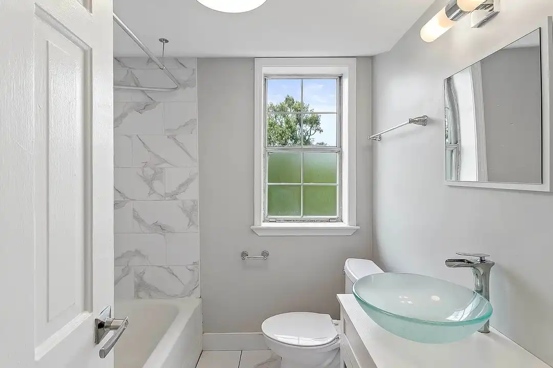 Beach Club Detroit - Detroit, MI 48214 | ApartmentGuide.com