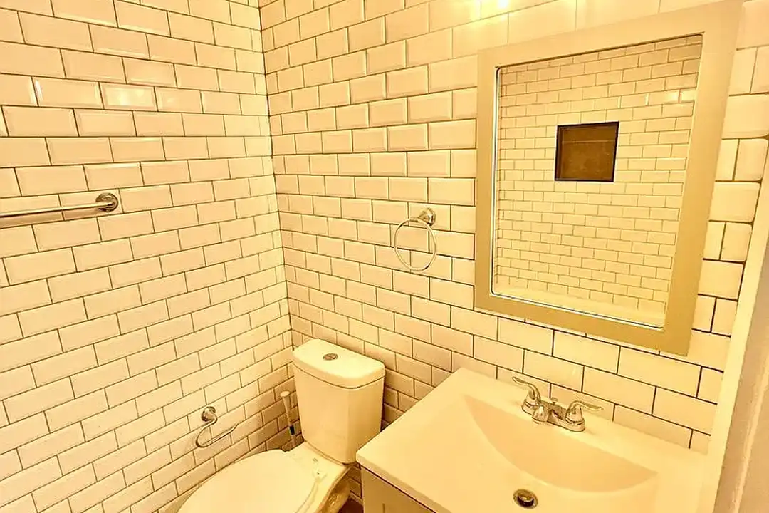 Meridian Apartments - Norfolk, VA 23502 | ApartmentGuide.com