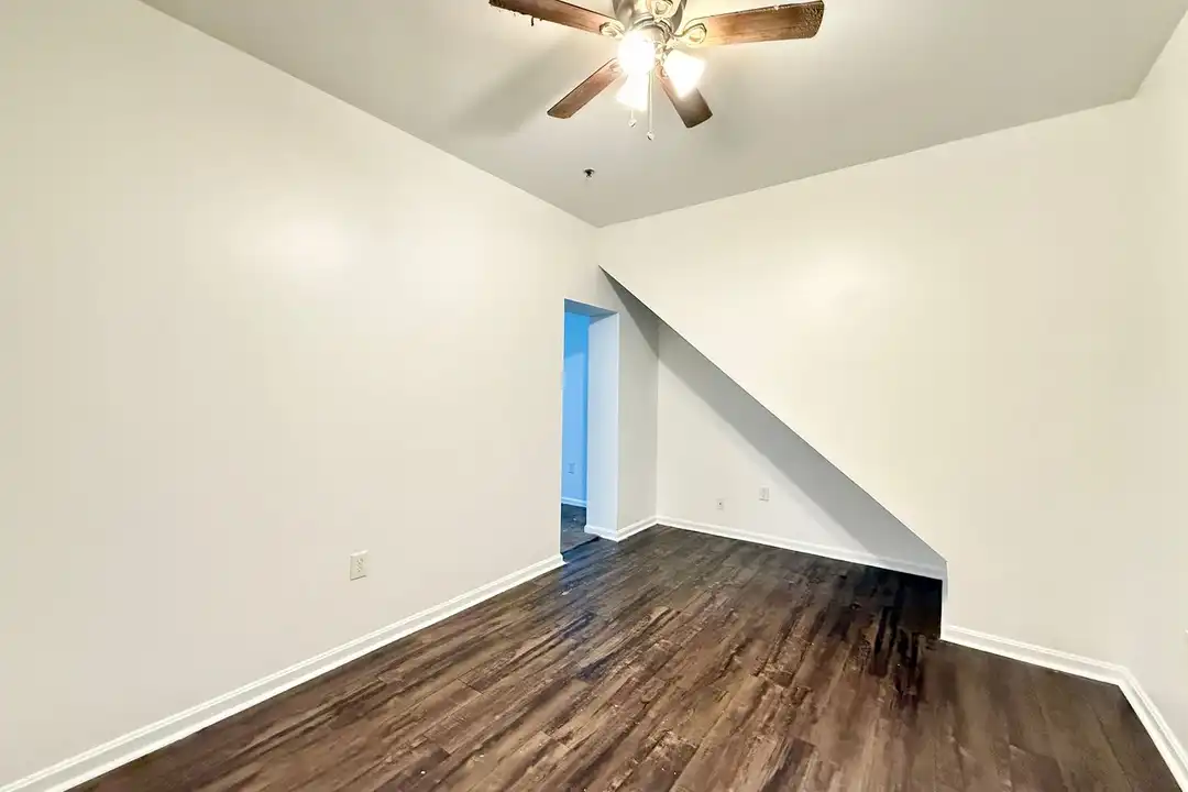 11 E Saratoga St unit Apt 2C - Baltimore, MD 21202 | ApartmentGuide.com