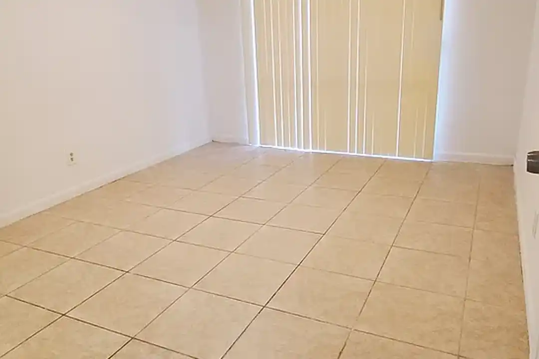 University Place Apartments - Jacksonville, FL 32277 | ApartmentGuide.com