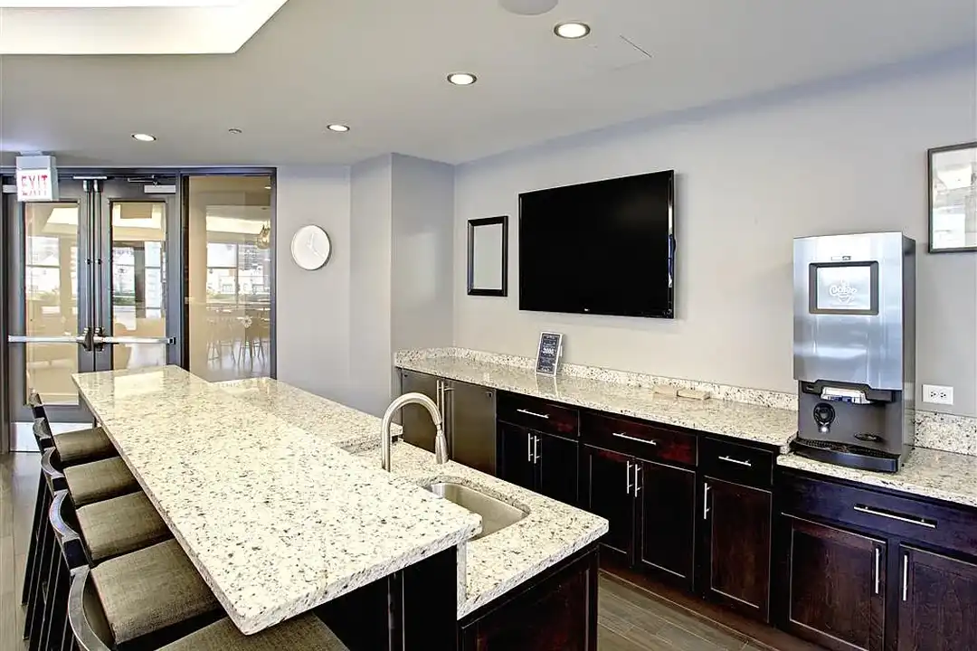Cityfront Place - Chicago, IL 60611 | ApartmentGuide.com