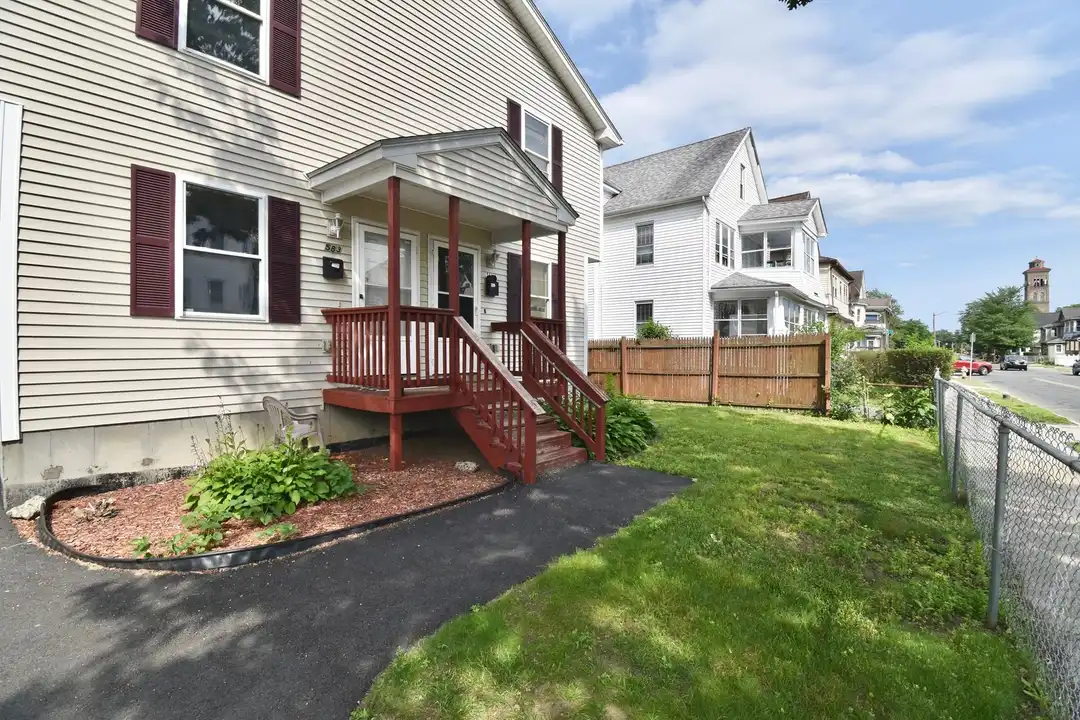 581 Armory St unit 581 Armory Street - Springfield, MA 01104 ...