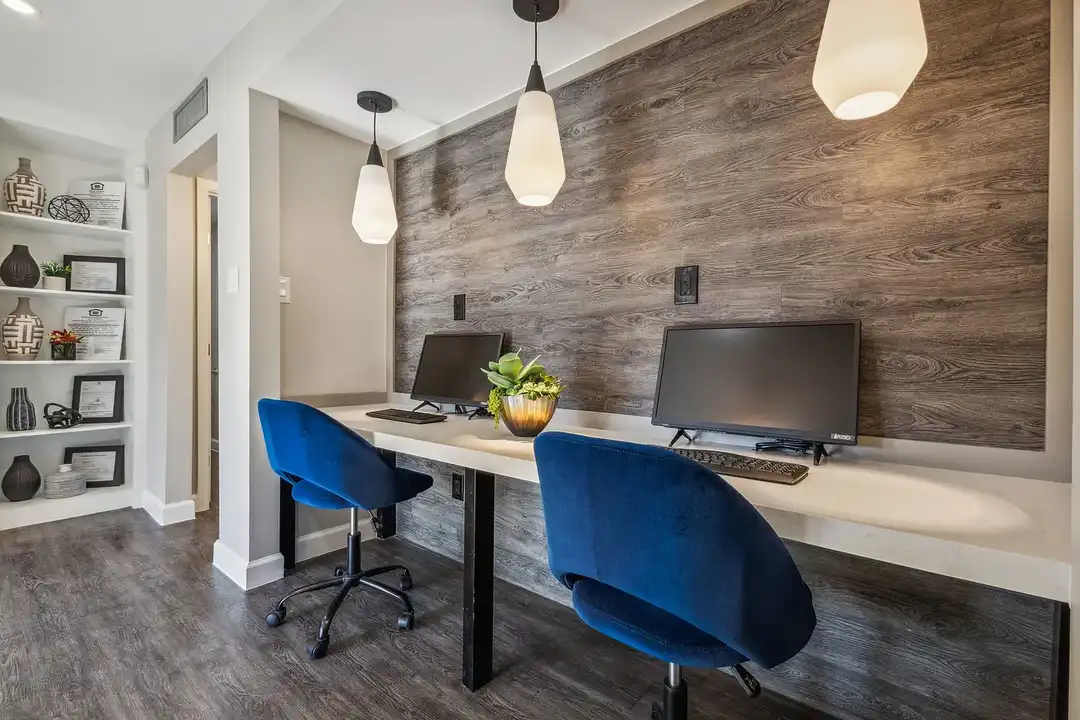 The Ashley at Bluffview Apartments - Dallas, TX 75220 | ApartmentGuide.com