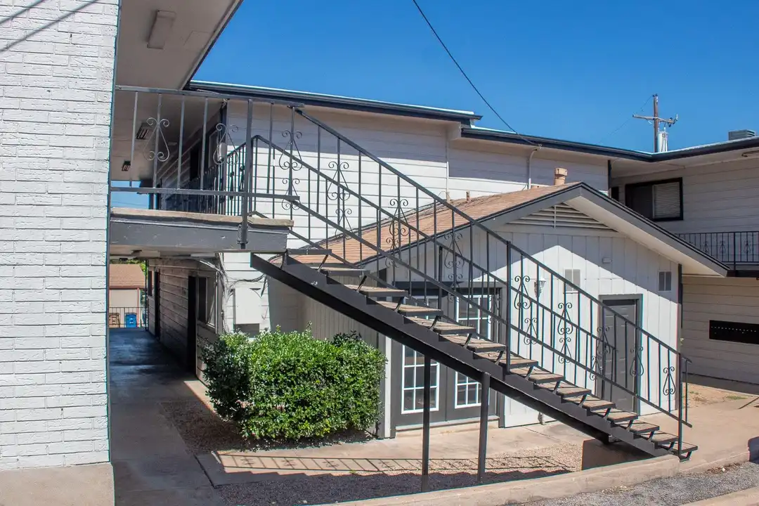 924 E Dean Keeton St - Austin, TX 78705 | ApartmentGuide.com